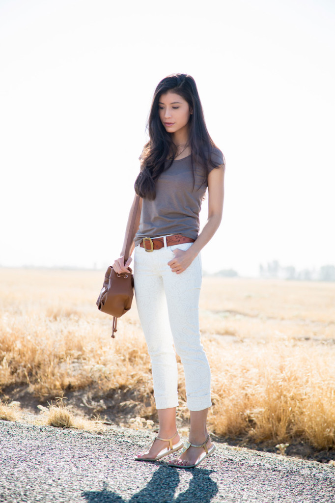 How to Wear Neutral Colors in a Summer Outfit